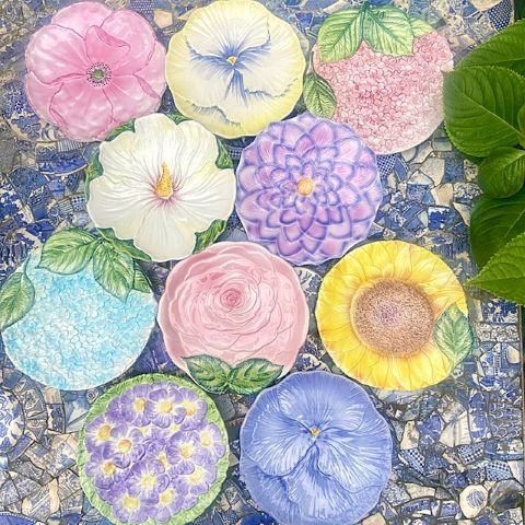 Italian Majolica Flower Plate 22cm – Nyary ES